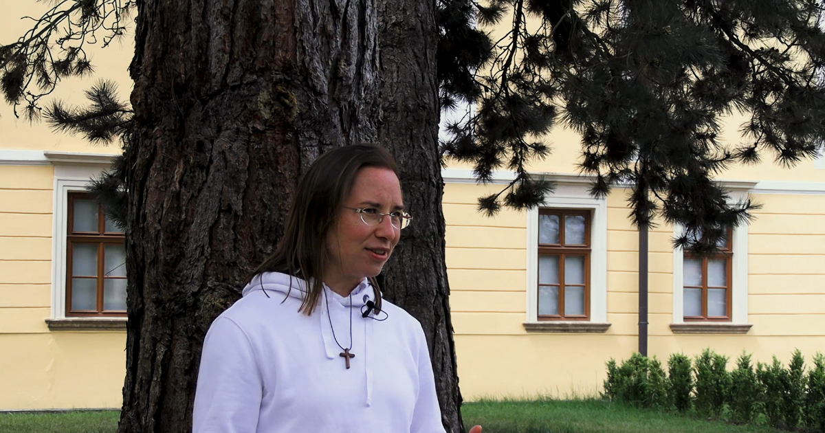 Isabella: baptized at the age of 19, business Lawyer and consecrated sister